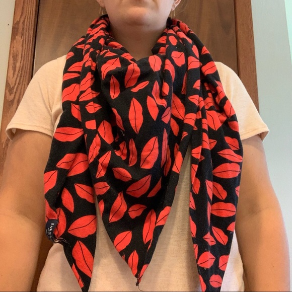 Zara | Accessories | Zara Lip Triangle Scarf | Poshmark